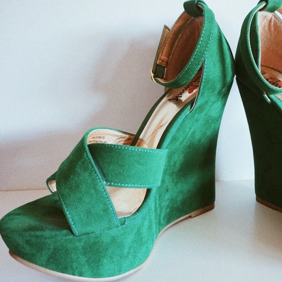 Shoes | Green Velvet Wedges | Poshmark
